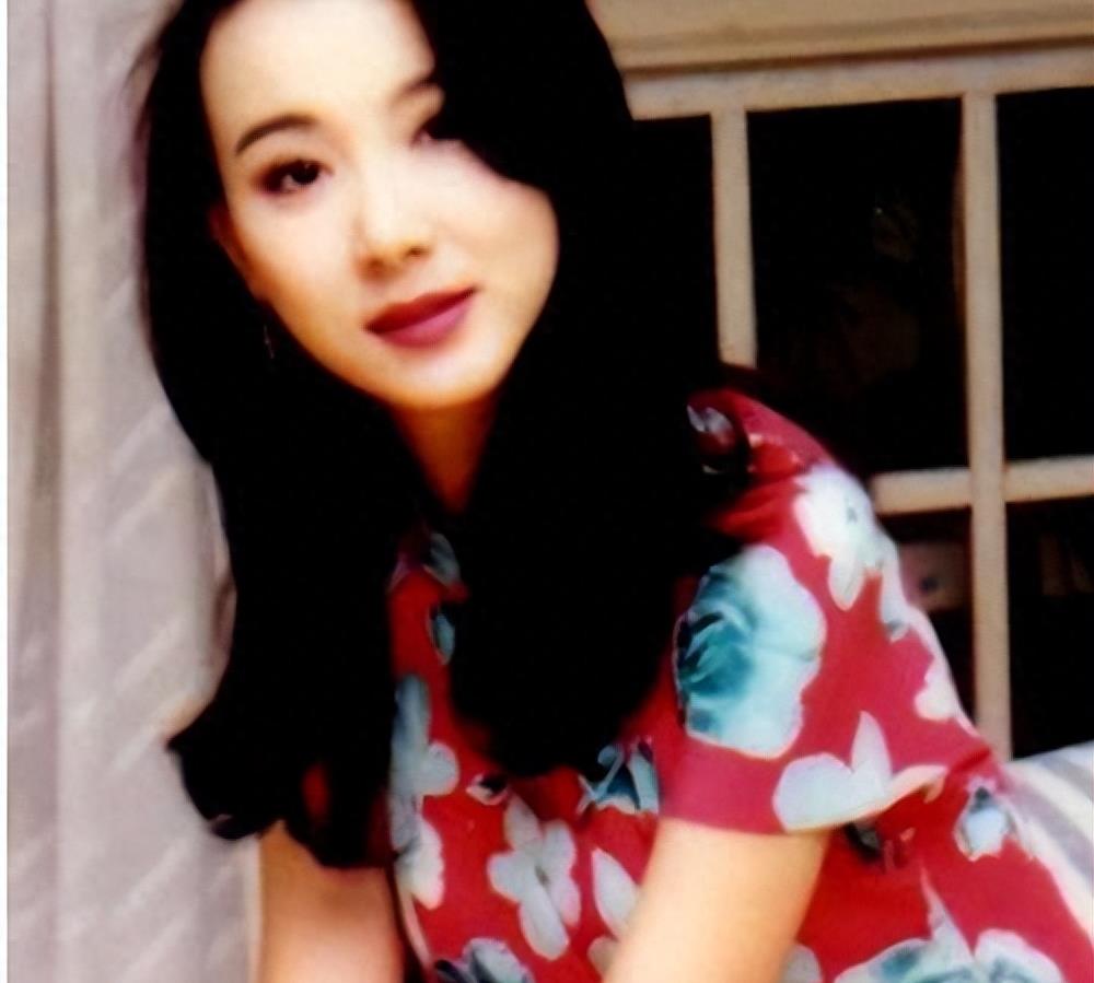 5 female celebrities who were ruined by plastic surgery. They were ...