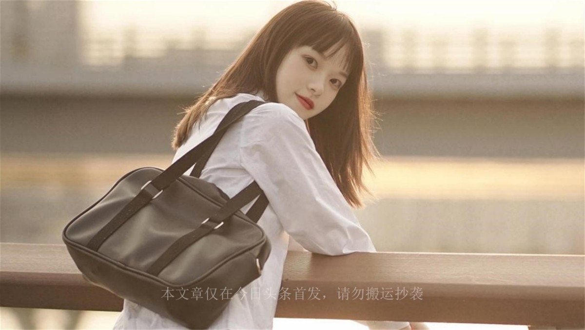 47-year-old Weng Fan has integrated into the upper class society ...