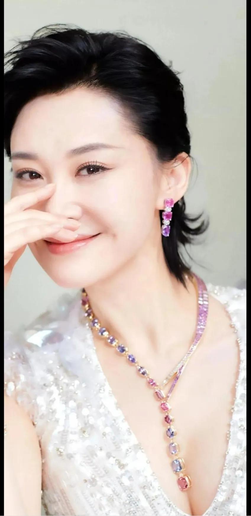 Charming Xu Qing stunning photo - iMedia