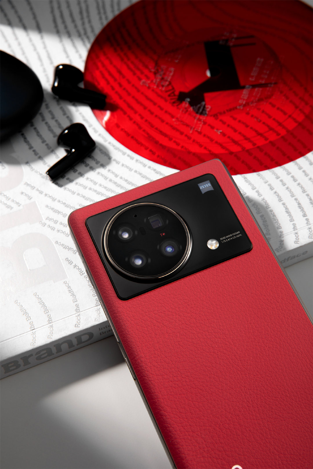 vivo X Fold+ picture tour: this touch of "red" is Huaxia red - iNEWS