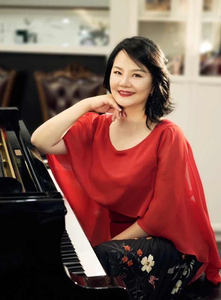 Affectionate Encounter, Emotional Aria——Comment on "Amorous Land" Xu ...