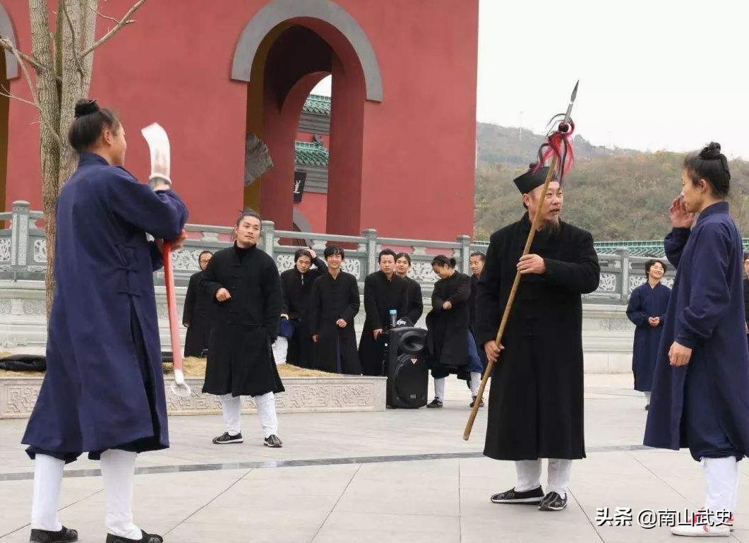 What is Zhong Yunlong's boxing attainments?Entering Shaolin before ...