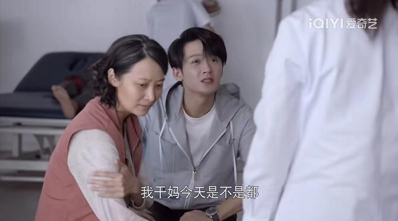 8 years older than Tan Jianji, he played an elder in "Are You Safe ...