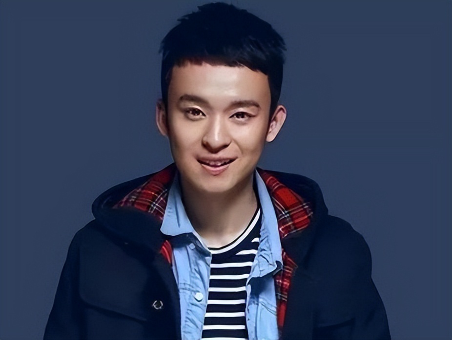 "Prince" Dong Zijian, at the age of 21, competed with Feng Xiaogang for ...