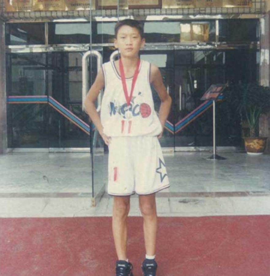 After divorcing the supermodel and leaving home, 38-year-old former ...