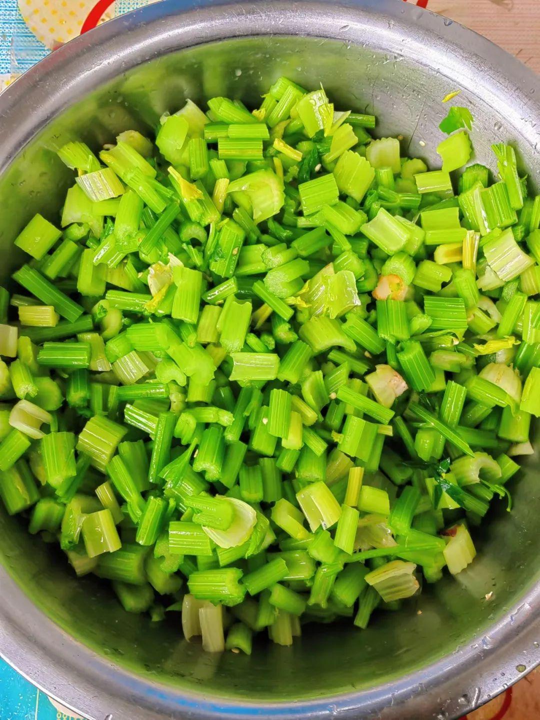 Yuman thief pickles, hoarding them for winter, a jar of pickles can ...
