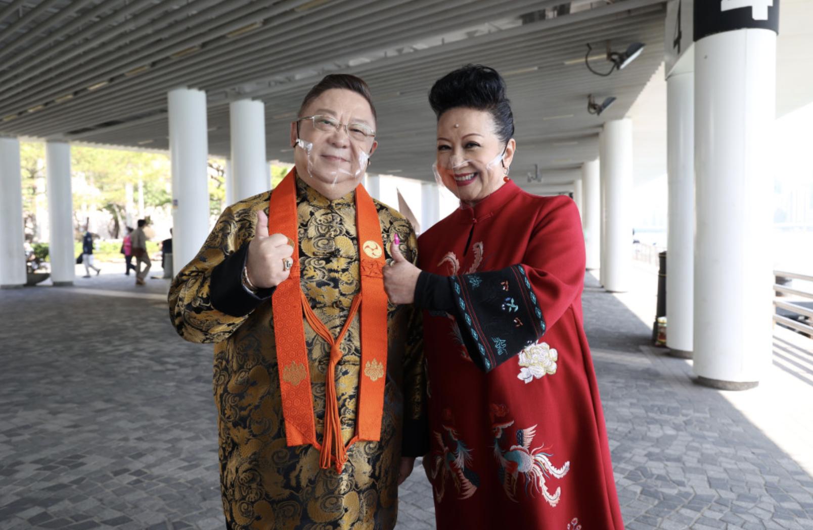 72-year-old Xue Jiayan broke up with her 17-year-old boyfriend. The ...