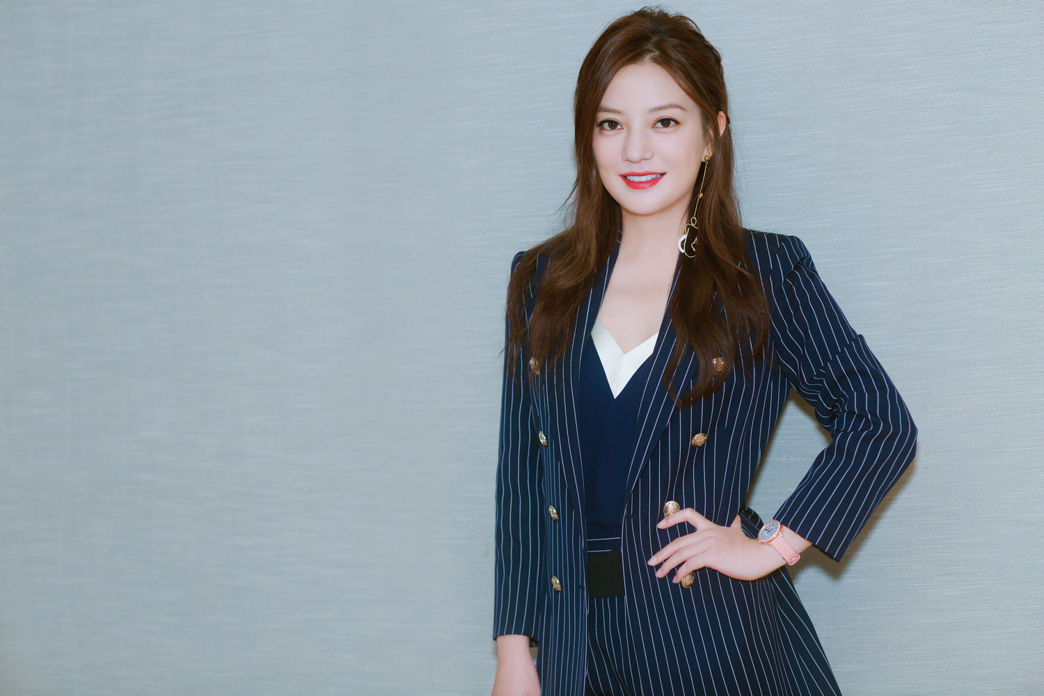 47-year-old Zhao Wei has not shown up for a long time, she looks old ...