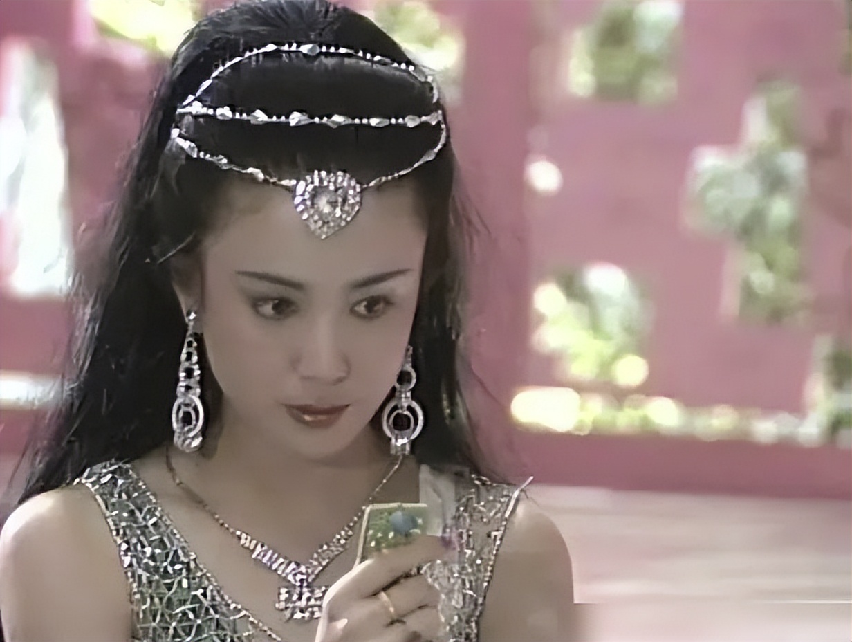 From "the most beautiful Daji" to "prisoner", how wild is Fu Yiwei? - iNEWS