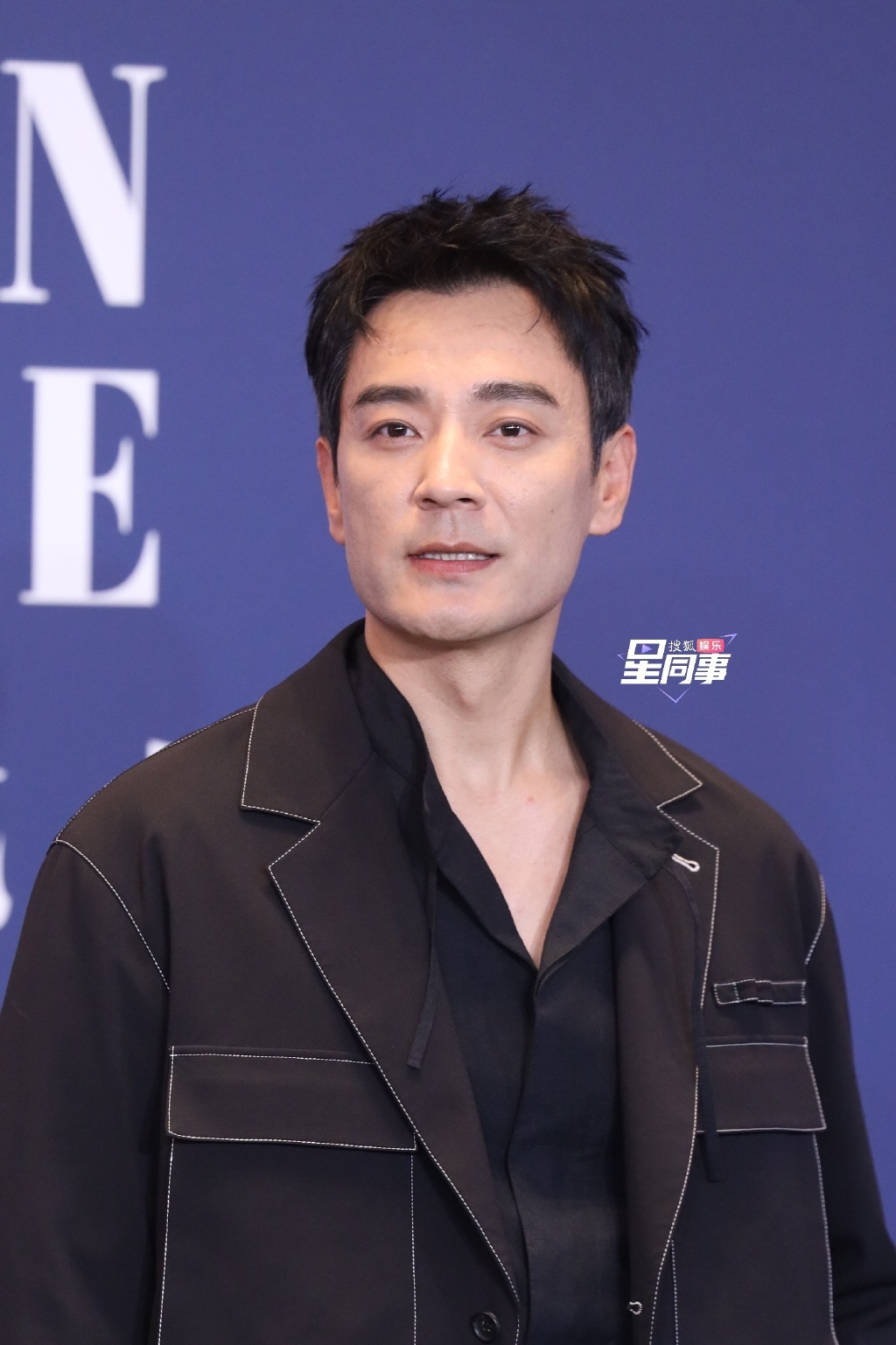 Li Guangjie went crazy again on the red carpet! The title of male god ...