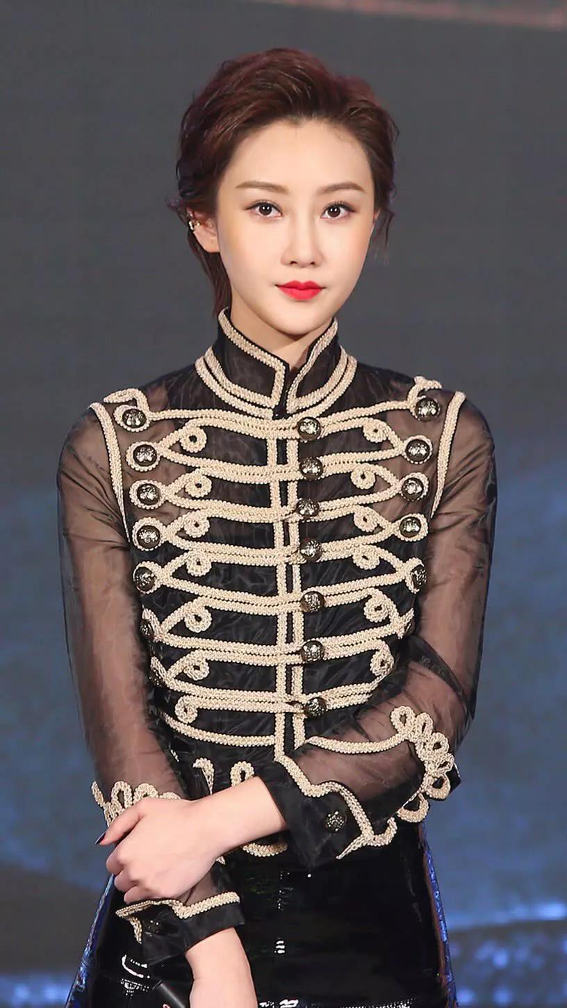 Lin Peng Meitu Photo Album - iNEWS