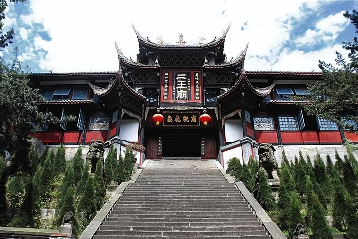 What is the difference between a monastery and a temple?How are the two ...