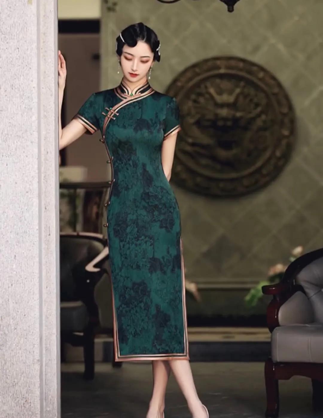 What is the meaning and symbol of the cheongsam?I'll tell you - iNEWS