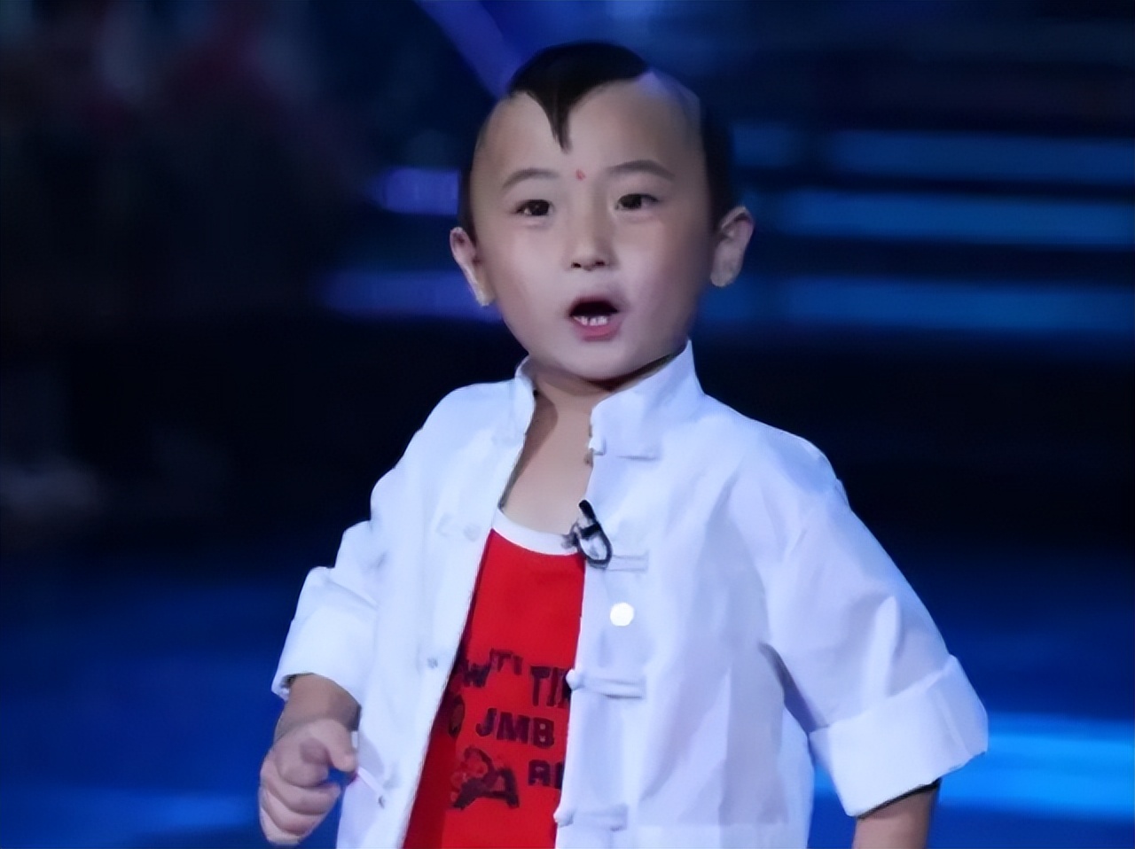 Opera prodigy Deng Minghe: At the age of 6, he went to the Spring ...