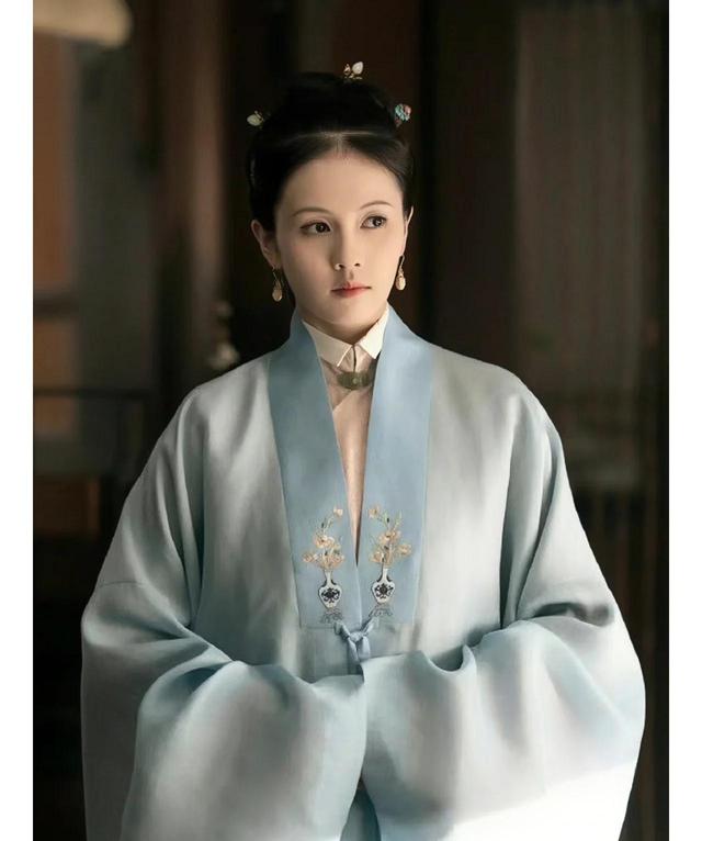 He Ruixian's new drama has changed seven looks since it started ...