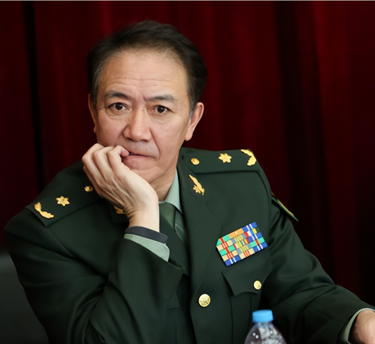 Li Youbin became famous in his last years, and then divorced his first ...