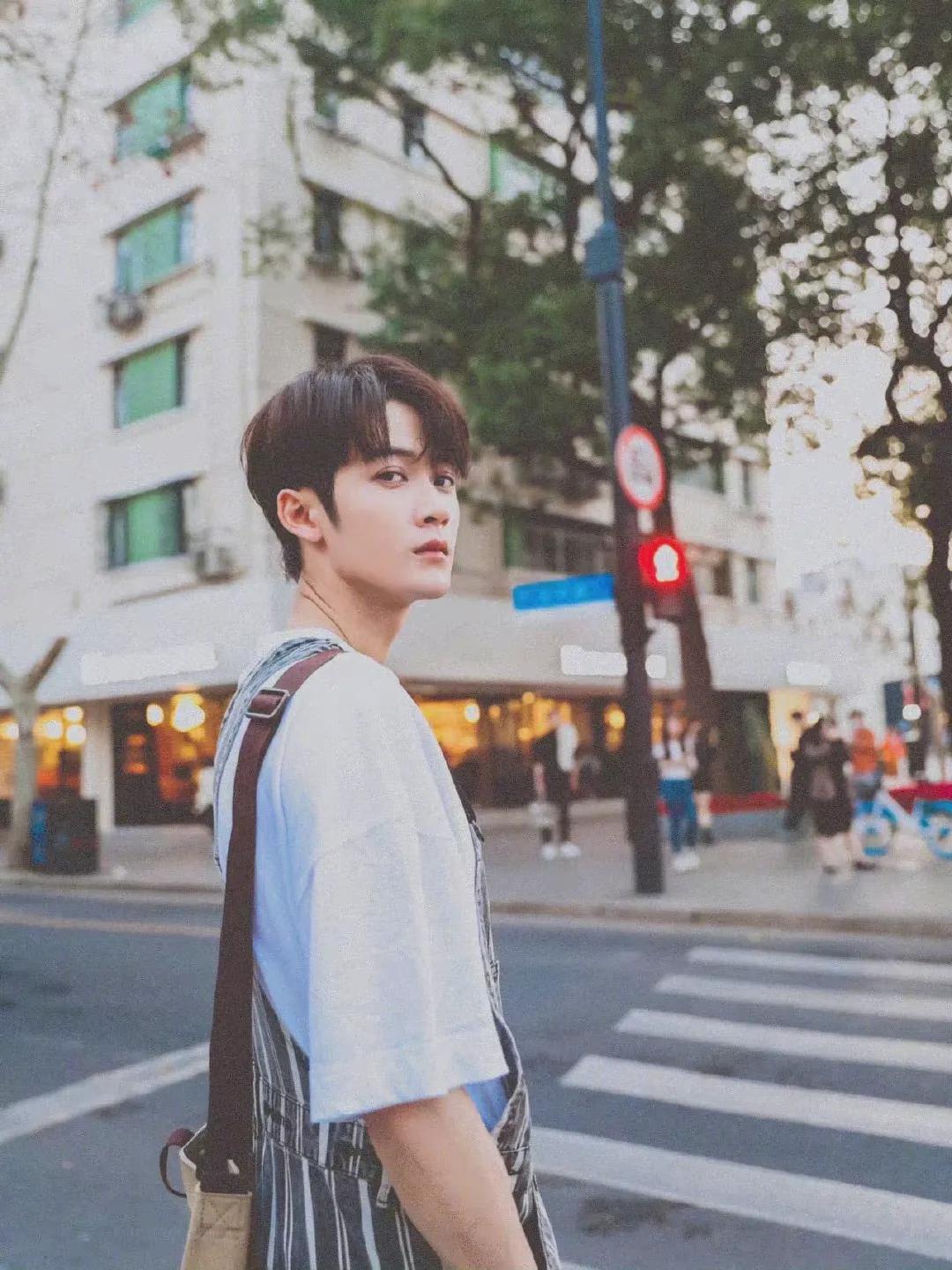 Tan Jianci's daily shoot is fresh and comfortable boyfriend style - iNEWS