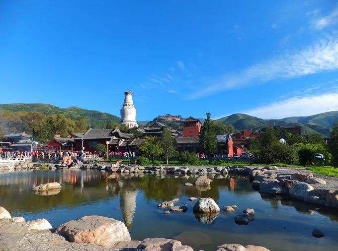 Top 10 Famous Mountains in China - iNEWS