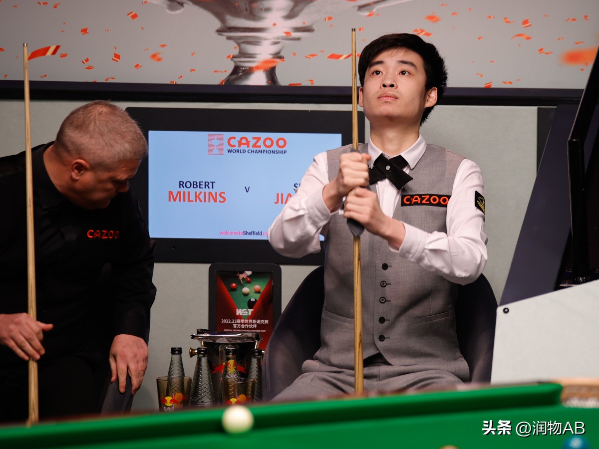 Chinese prodigy enters the top 8: father and fans stay up late to watch ...