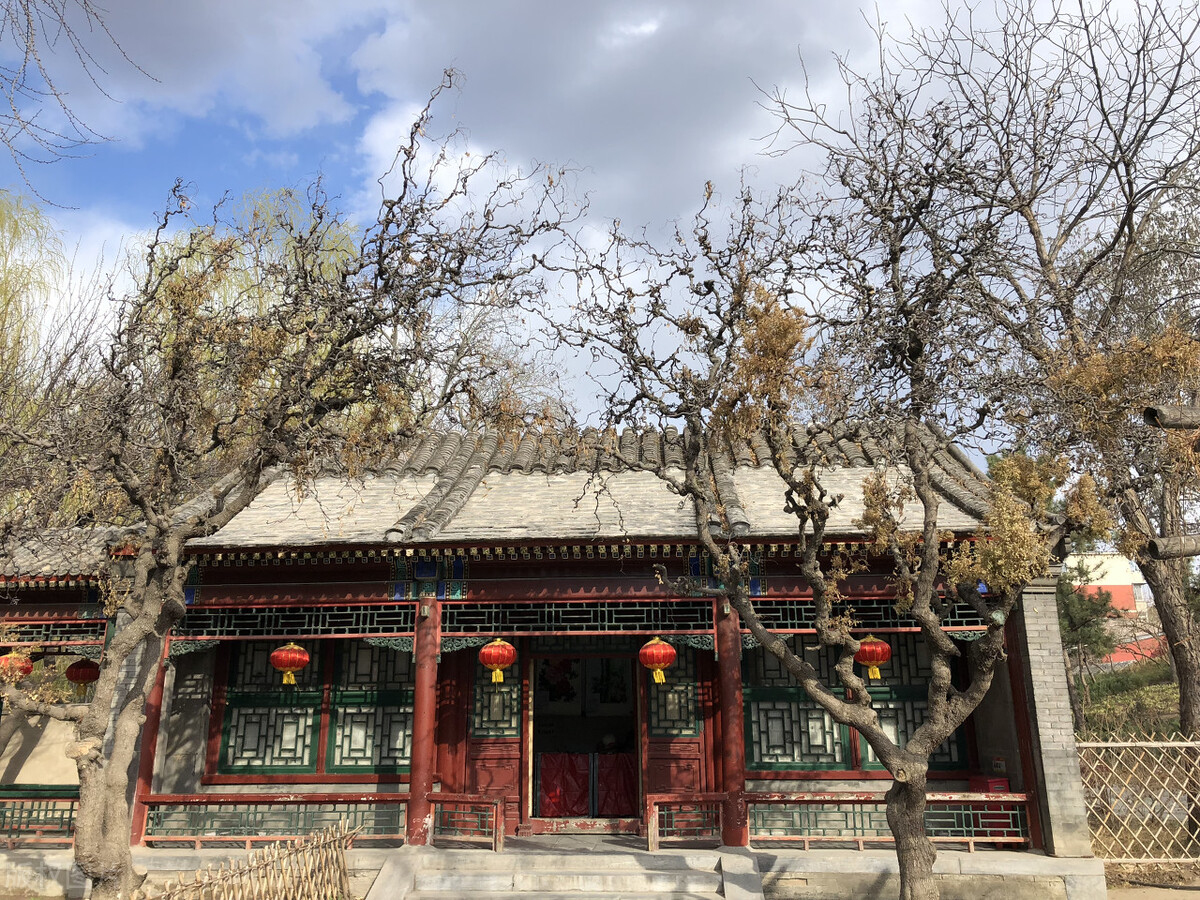 Selected Quatrains from Big Tree in the Rain - iNEWS