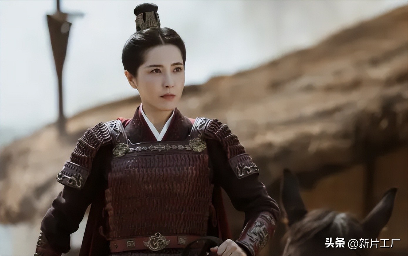 After "Bright Stars", 45-year-old Zeng Li played "Mom" again and played ...