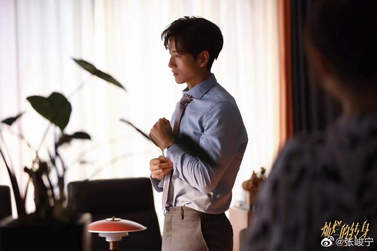 Zhang Junning sent a long article to bid farewell to the new drama ...