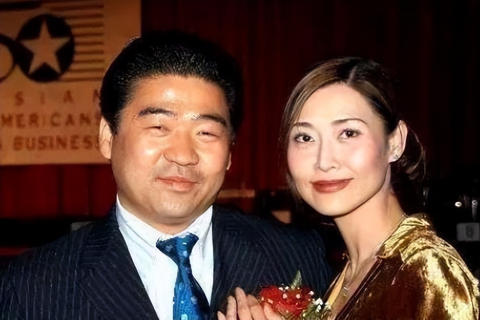 The "sexy goddess" became famous as soon as she appeared naked and ...