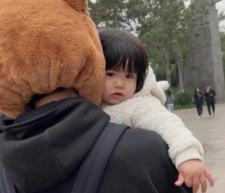 Jiang Chao, Medina, went on vacation, but forgot to type in the photo ...