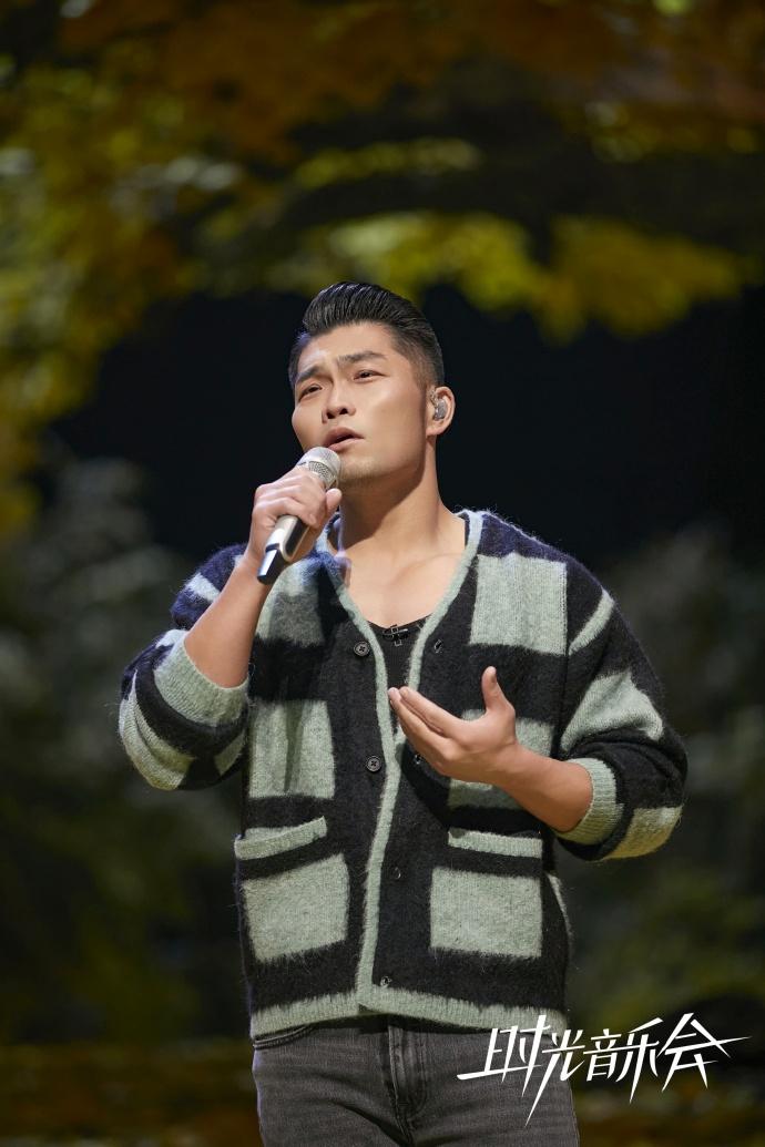 Li Jiuzhe [Time Concert] sings again [Thinking Too Much] - iMedia