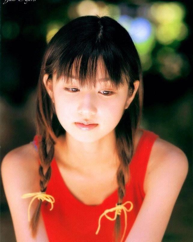 The 40-year-old Japanese supermodel Yuko Ogura is as fresh and ...