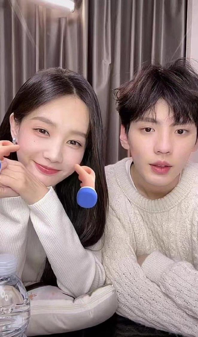 The CP of Bi Wenjun and Li Yitong's group has a very good appearance and temperament, and the ...