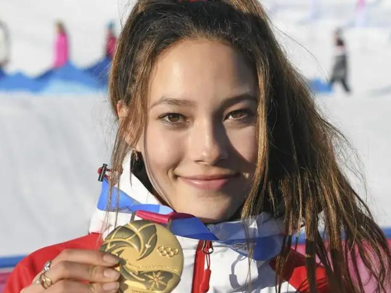 Gu Ailing had dinner with the netizen's father, the photos were exposed ...