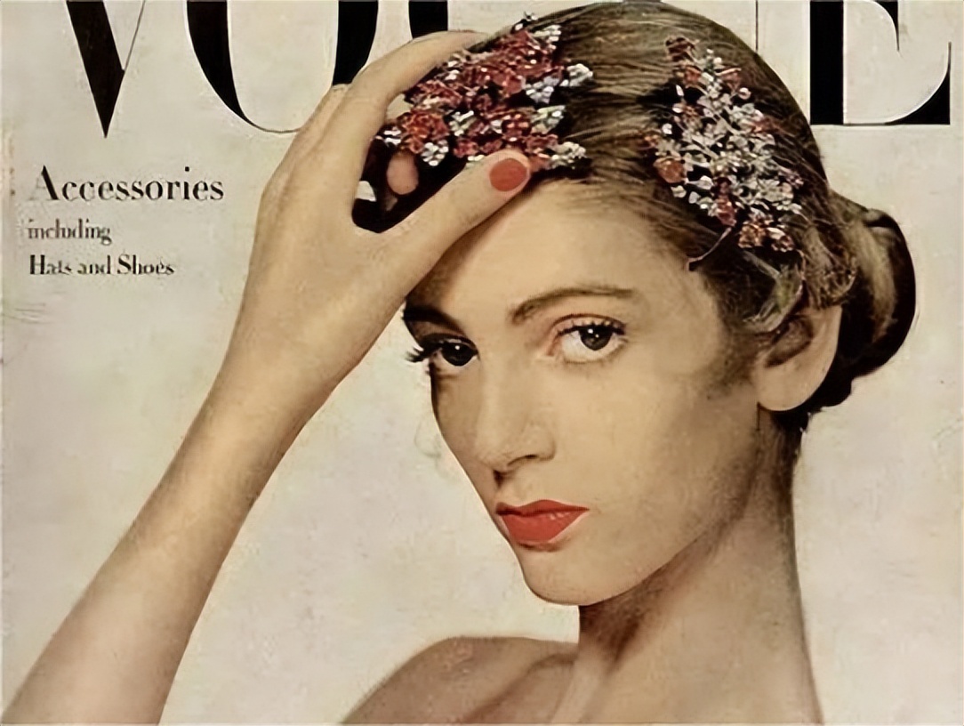 The 92-year-old supermodel Carmen laughs at herself that she has the ...