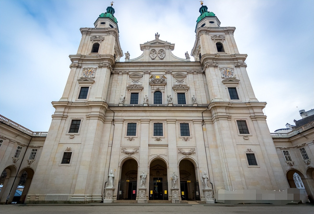 What are the main characteristics of Austrian architecture in the ...