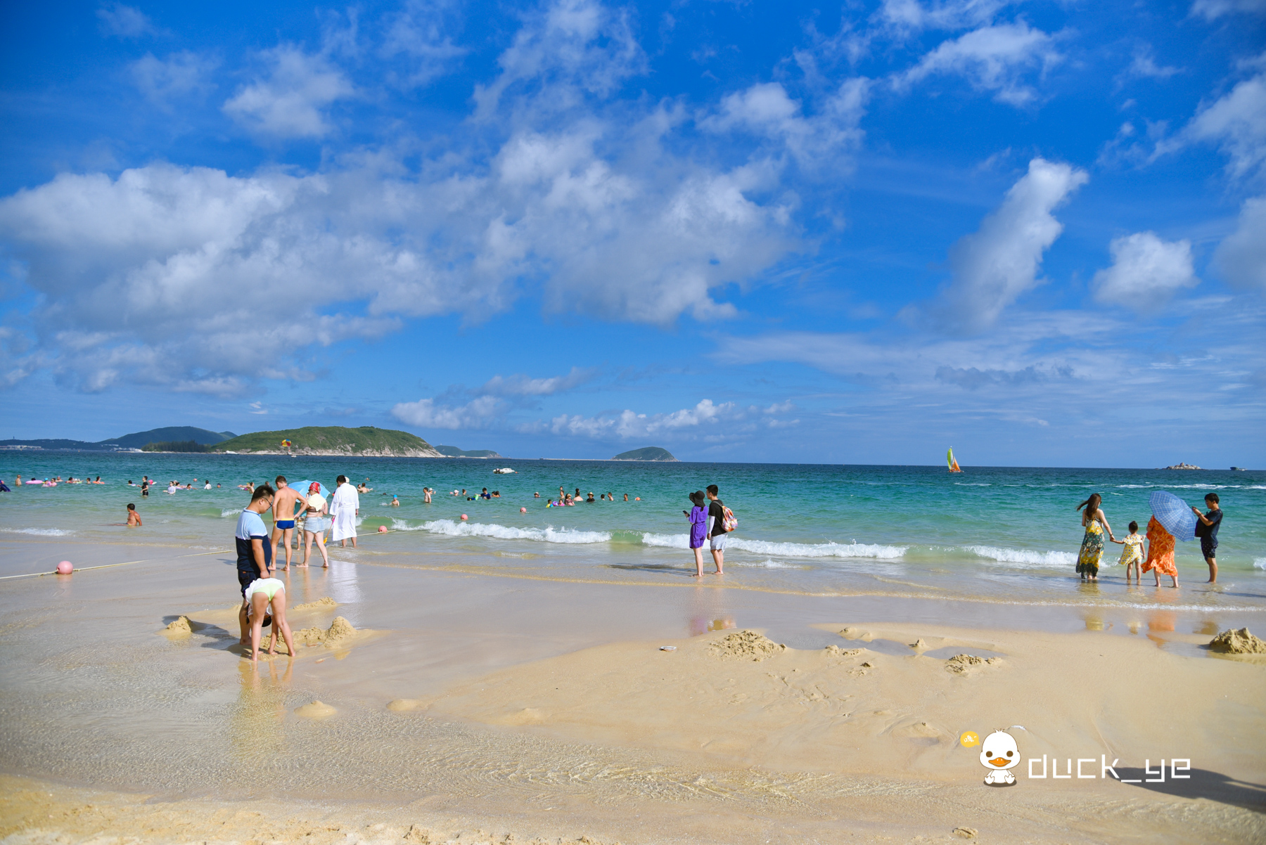 In summer, you are going to play in the water. Sanya and Xiamen are two ...