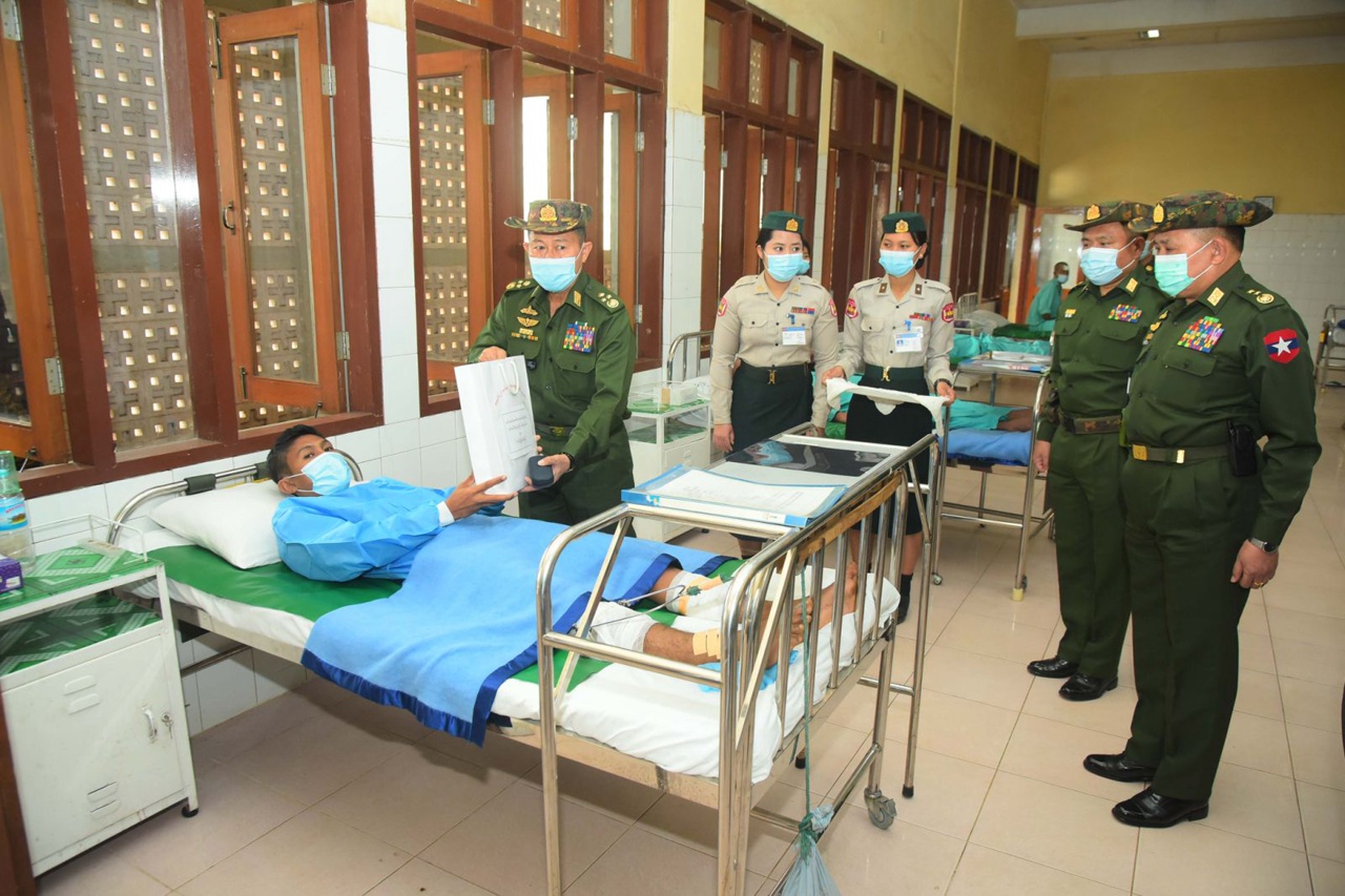 Deputy Commander-in-Chief of the Myanmar Army Soe Win and his wife ...