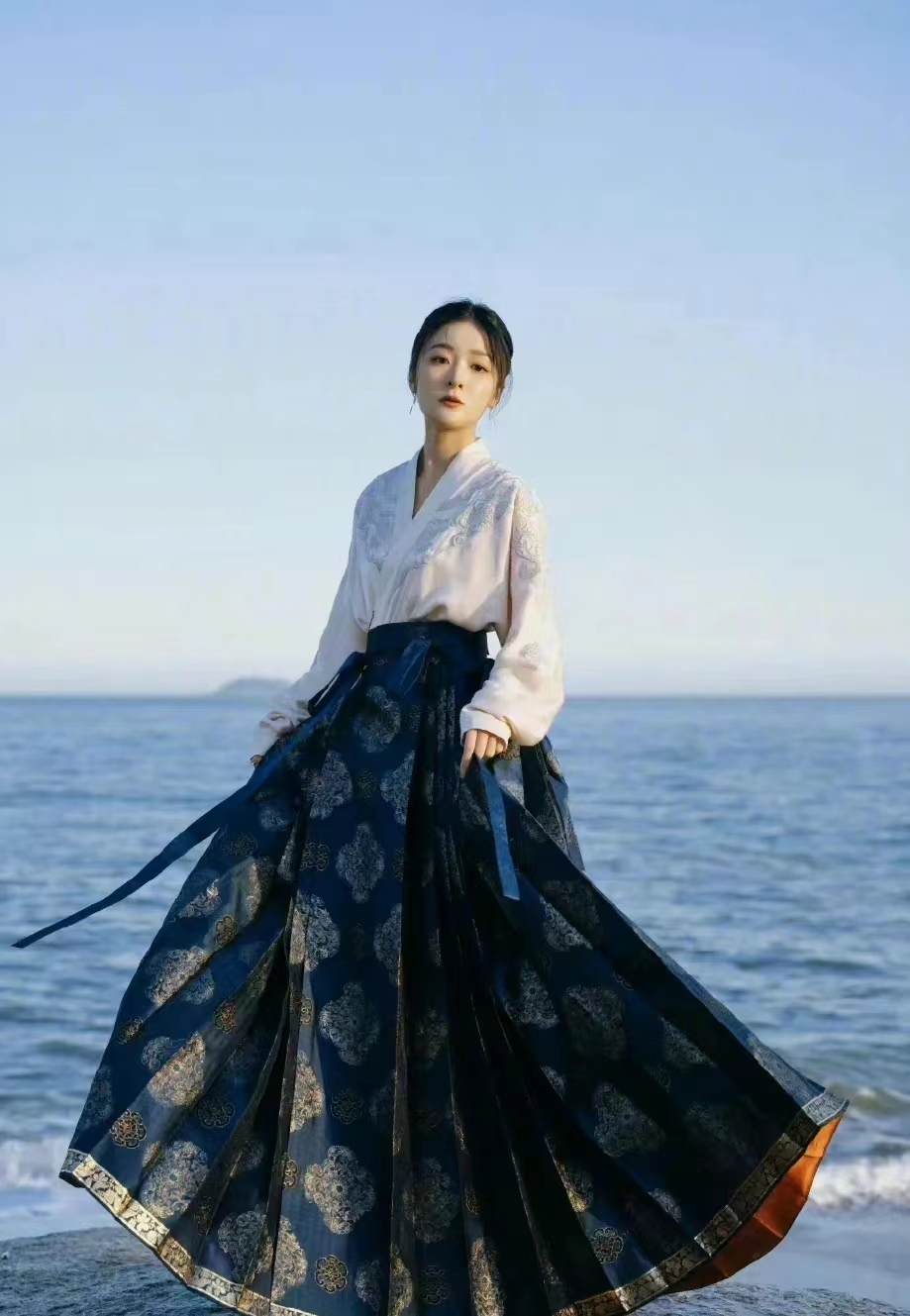 Absolutely beautiful!Wearing Hanfu is like changing someone Yang Zi, Wu ...