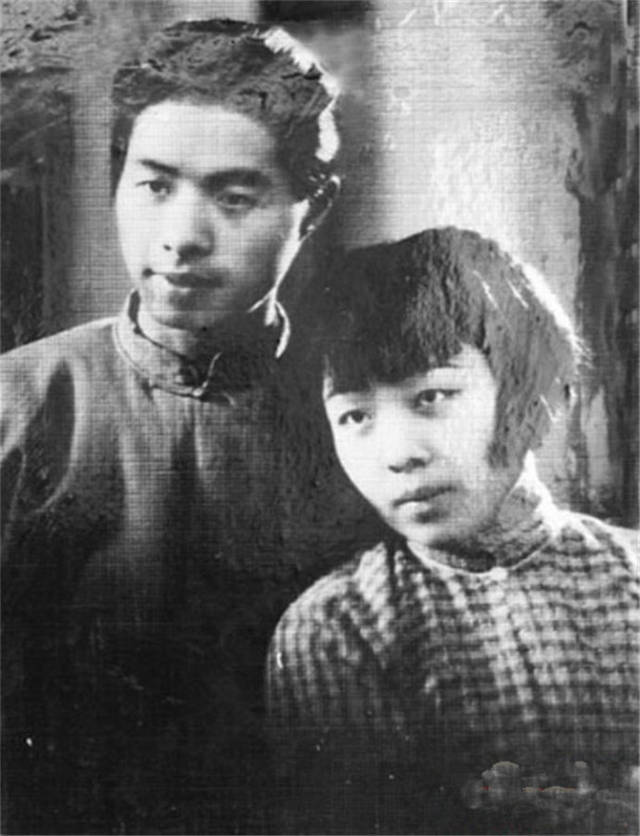 Before Ding Ling's death, she asked for a kiss from her husband who had ...