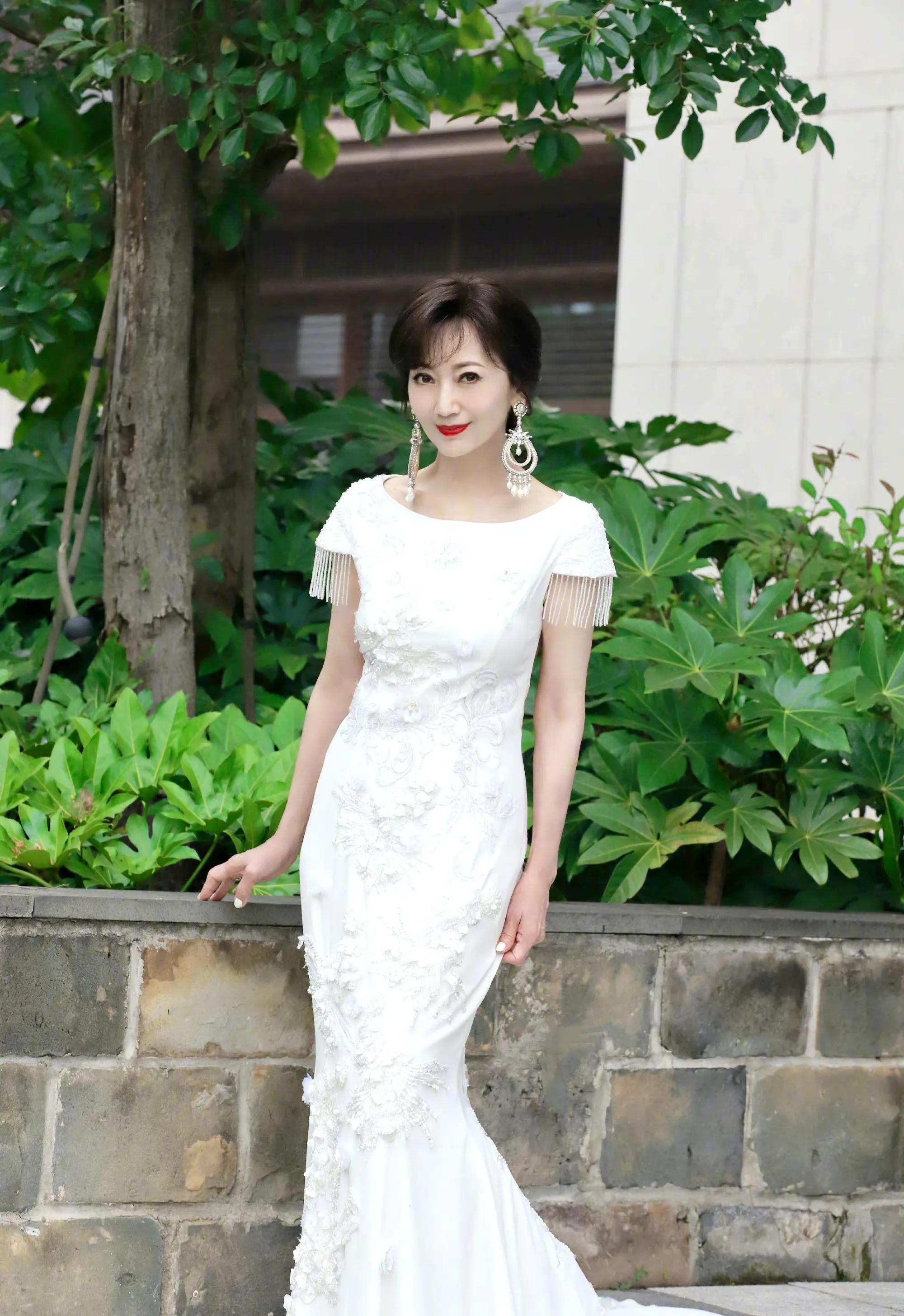 Zhao Yazhi is intoxicated by your beauty and tenderness. - iNEWS