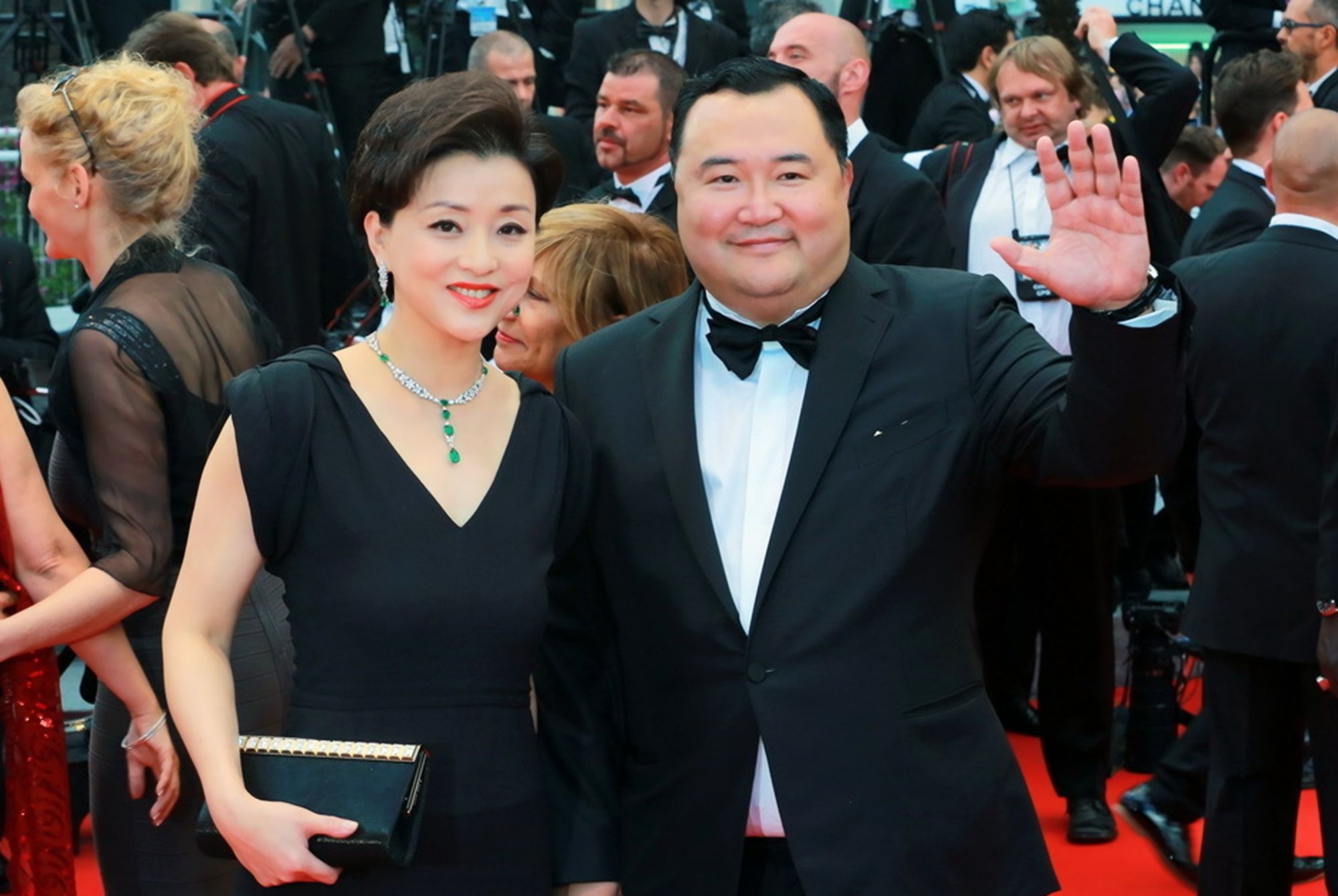 Yang Lan's rich husband makes a rare appearance, with obvious fat belly ...