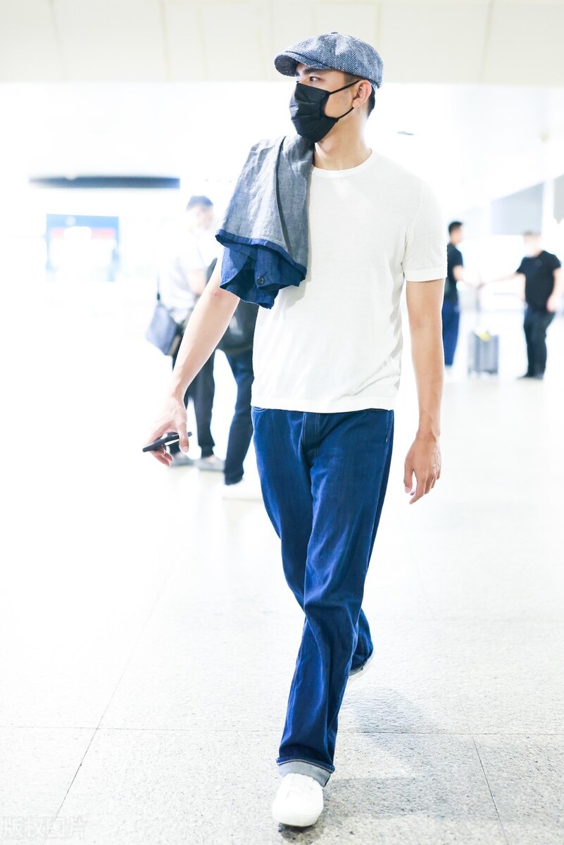 Ming Dao appeared at the airport - iNEWS