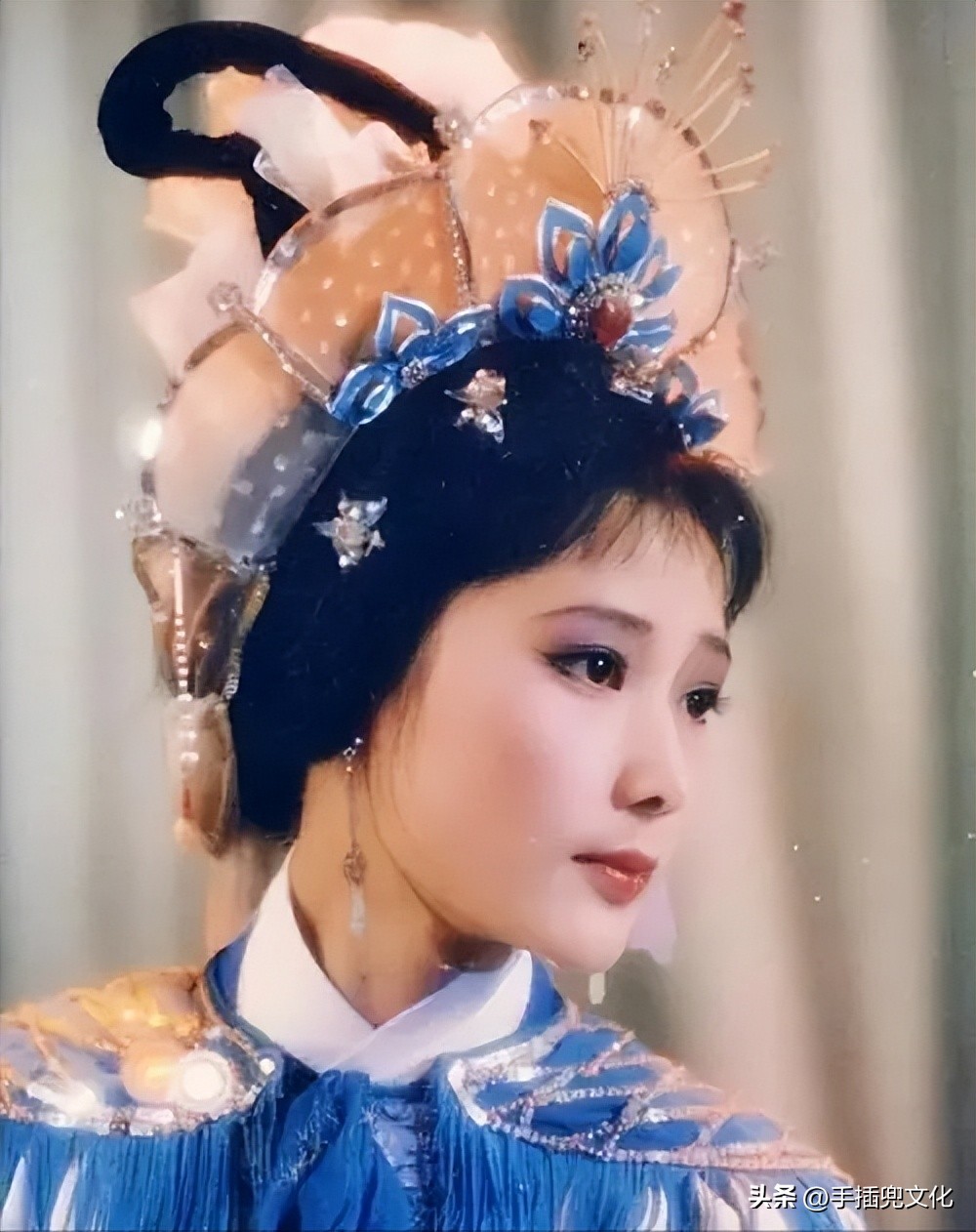 On the screen, they have a variety of amorous feelings, making ...