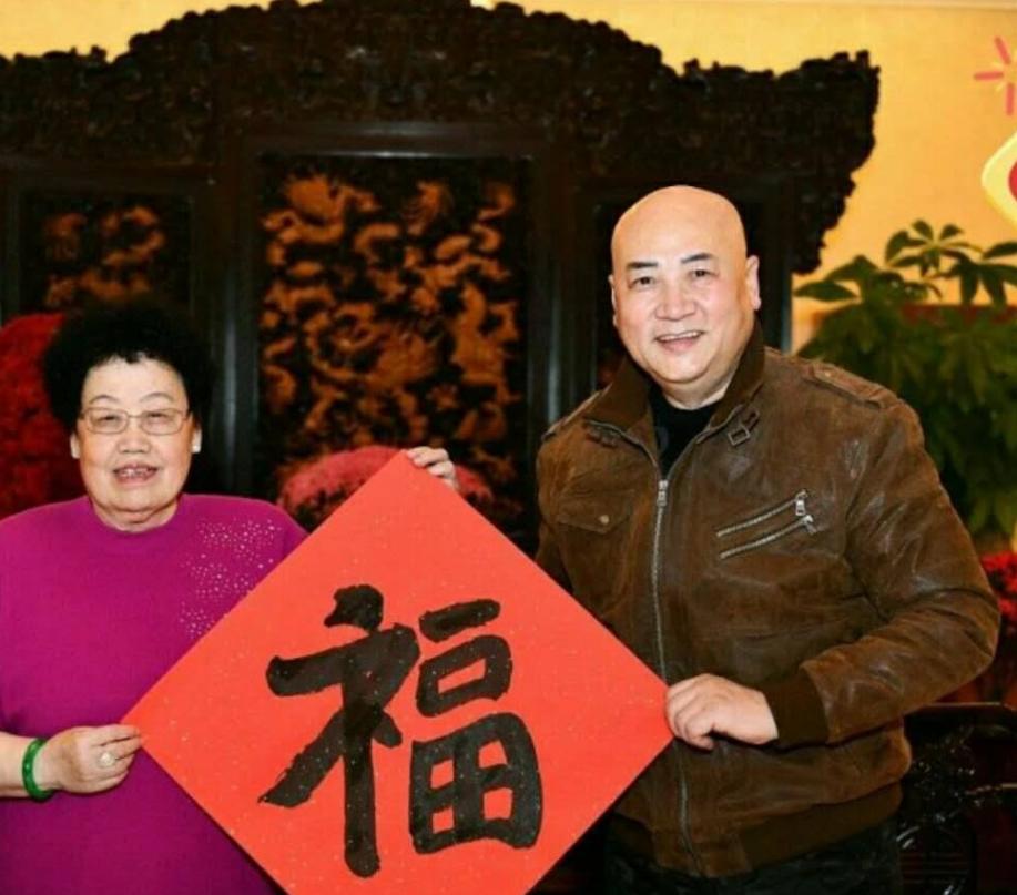 Chi Chongrui talked eloquently in front of the camera, and Chen Lihua ...