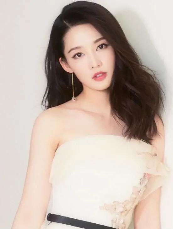 Beautiful Qin Qinzi Li Qin: underwear endorsement pictures, beautiful ...