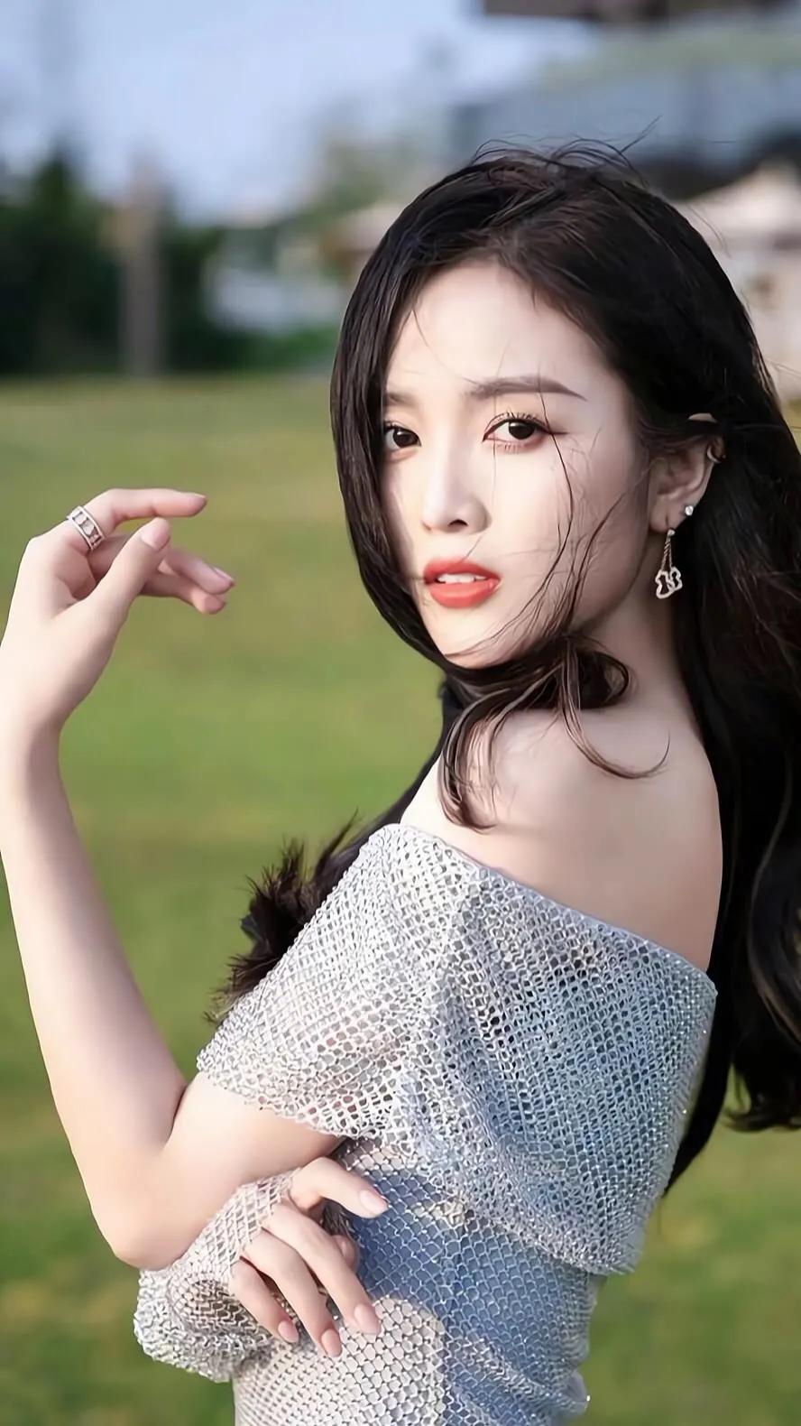 Pure and beautiful girl Wu Xuanyi, pure and beautiful, netizen: Goddess star! - iMedia