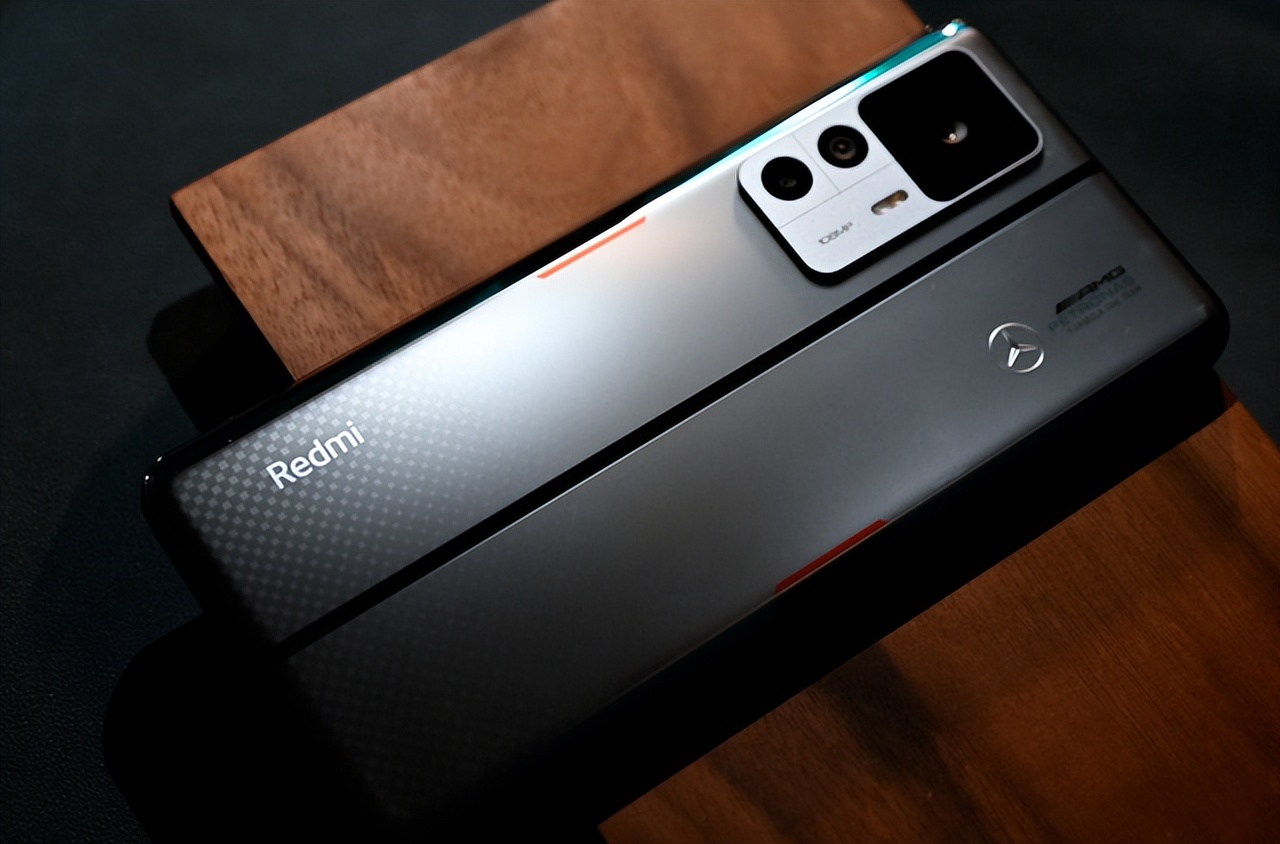 The budget is around 2500, several mobile phones with strong "hard ...