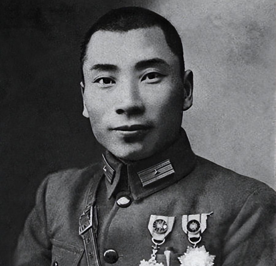 After Sun Dianying was captured in 1947, he took out a piece of paper ...
