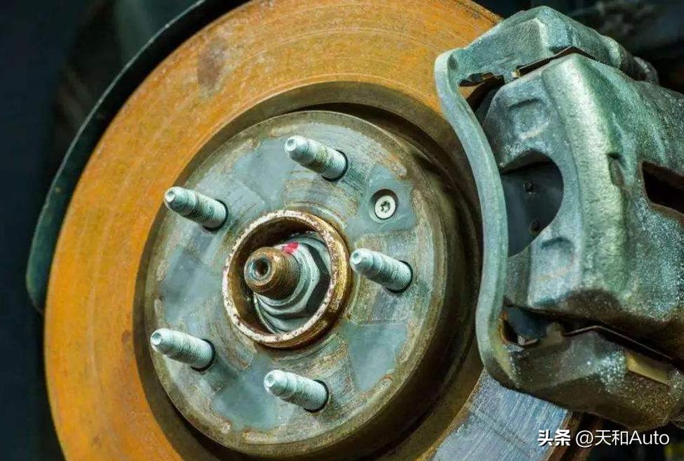 Car rust is not all material problems, brake discs and exhaust pipes ...