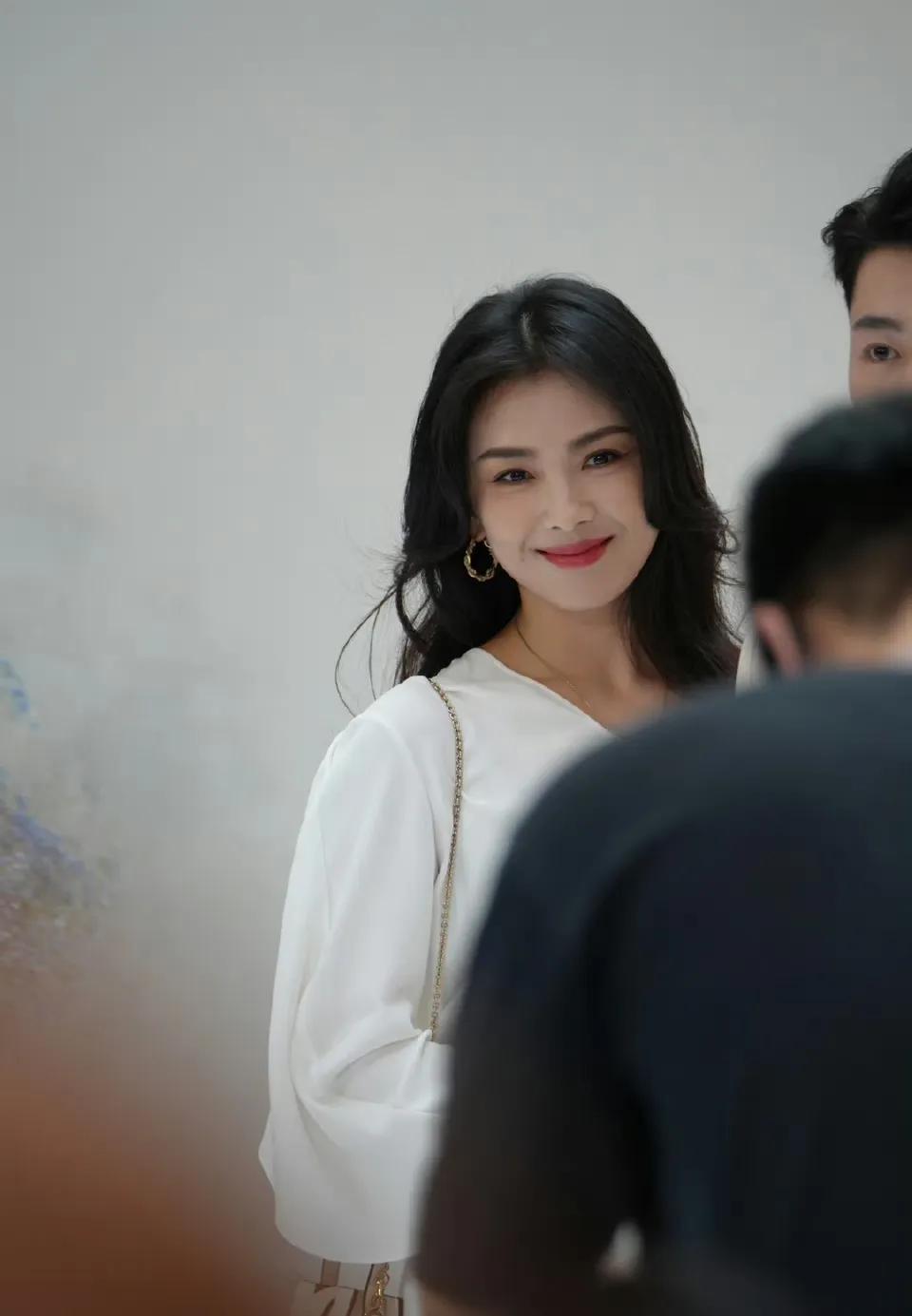 The 44-year-old Liu Tao is on the hot search list, with a peerless ...