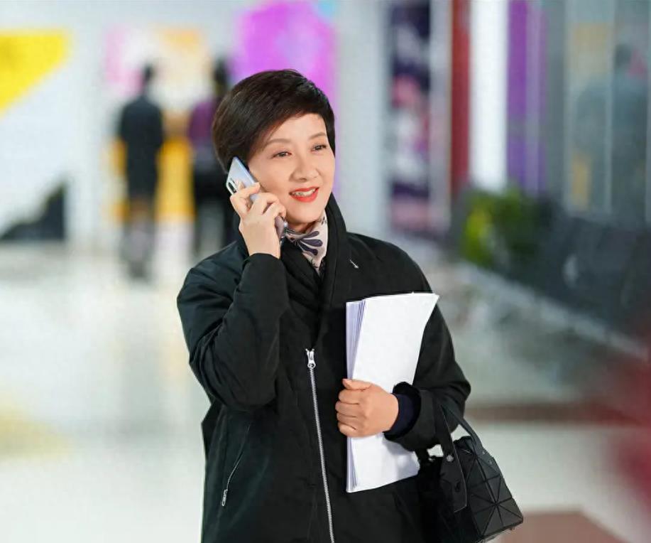 Deng Jie returns, co-stars Wang Ziwen, remakes the whole drama, and tops the popularity list ...